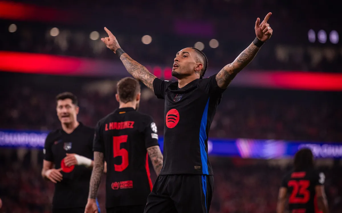 Raphinha Seals 10-Man Barcelona's 1-0 Win at Benfica - Soccer TV HD